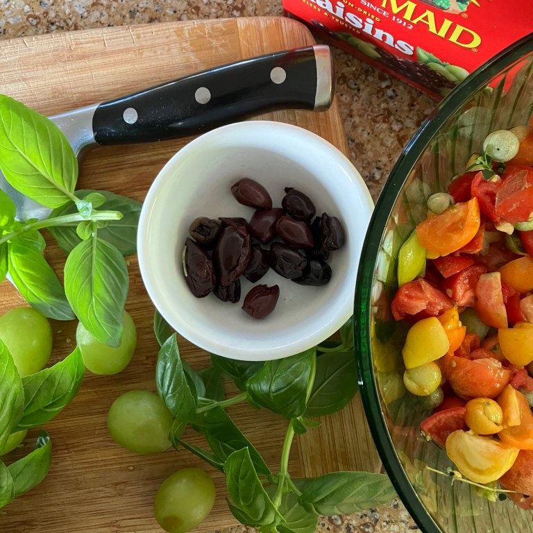 Tomato Trellis Project – Serial Hobbyist